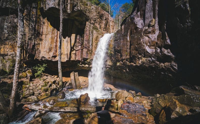 Summer Escape to Siskiyou: Luxury & Waterfalls Await